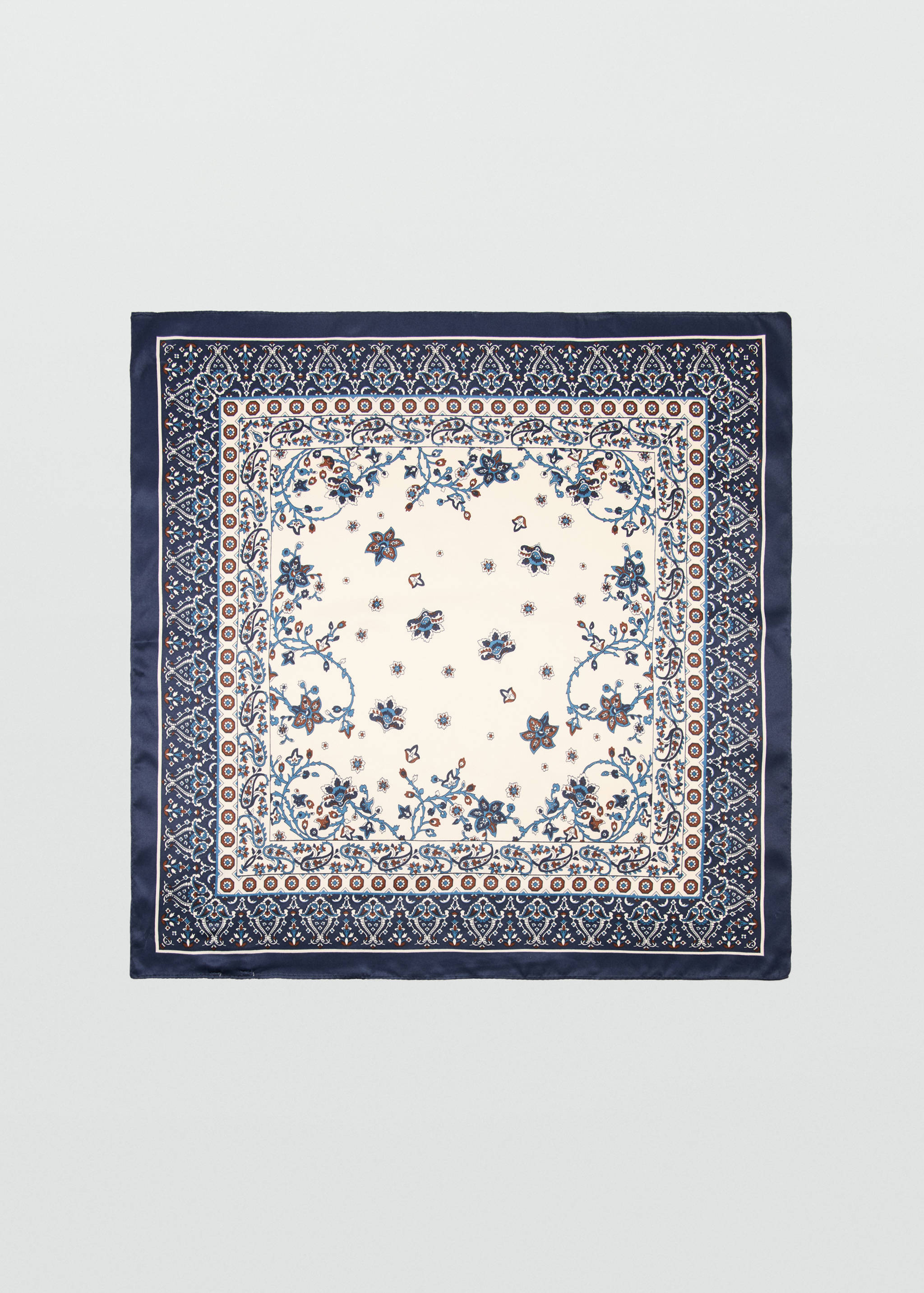 Pañuelo satinado paisley - Mujer | MANGO España (Península y Baleares)